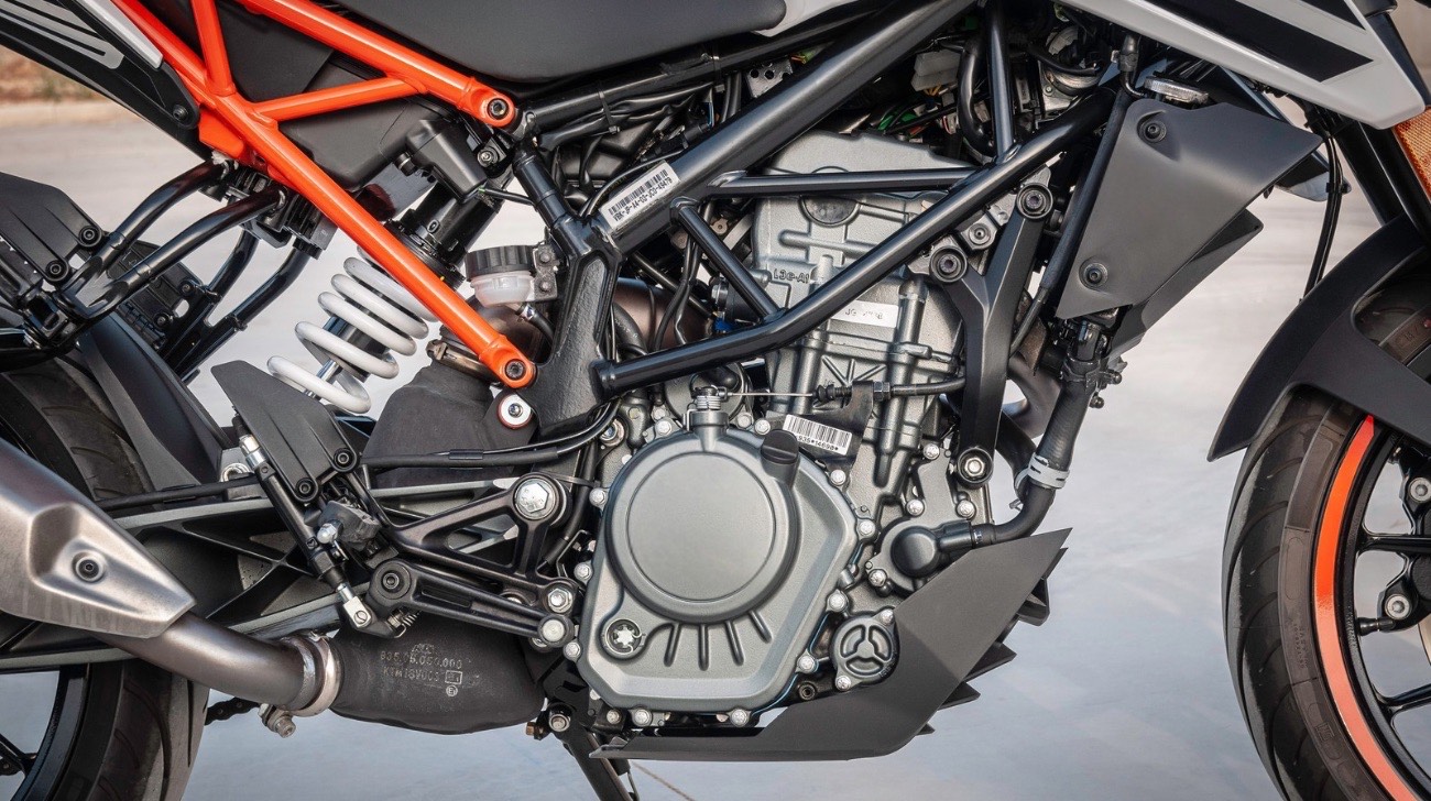 Liquid-Cooled Engines Explained, Advantages, Key Features